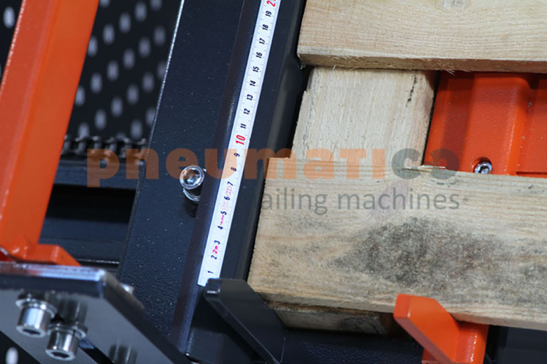 Pallet nailing table Pneumatico PT-1900 - Machines for pallet production